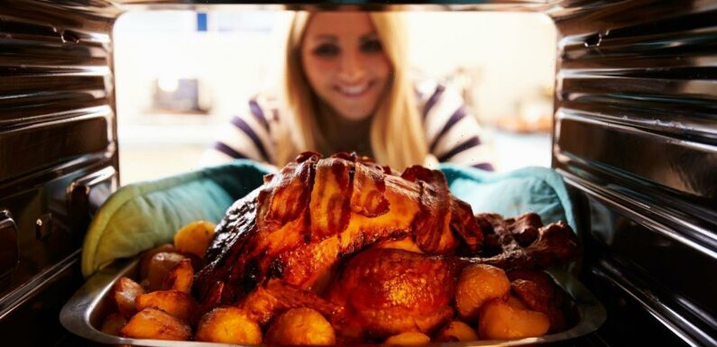 Youve been cooking turkey wrong – as chefs say its all in the pan you ...